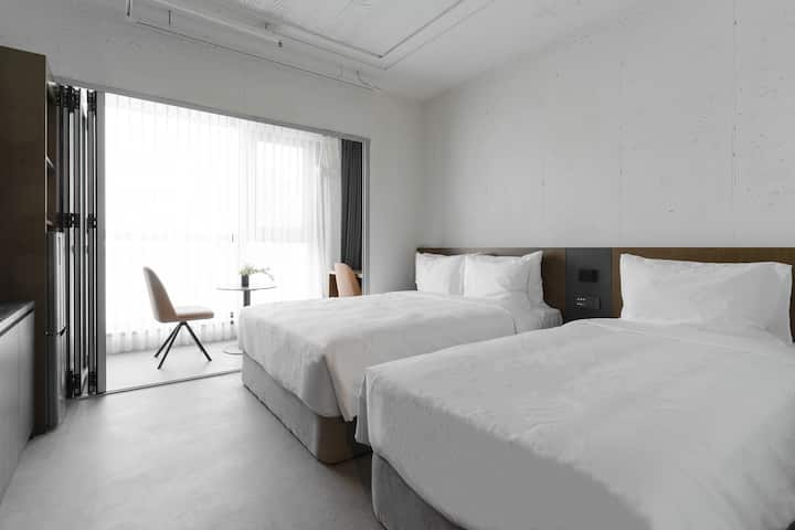 홈즈스테이 가산 *디럭스패밀리트윈*독산역 도보 10분 가성비 L 비즈니스 L 신축<3인실> - 평안동