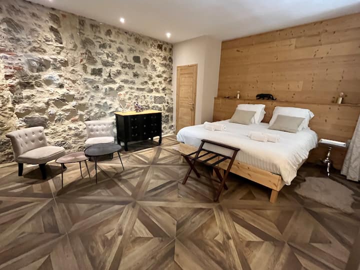 Chambre Patio 34m2 | Centre Historique | Clim - Langeac