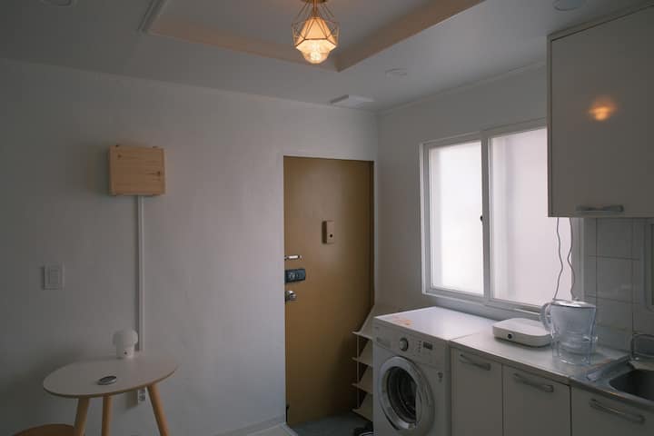 Share House In Peaceful Neighbour(eung-double Bed) - Seoul