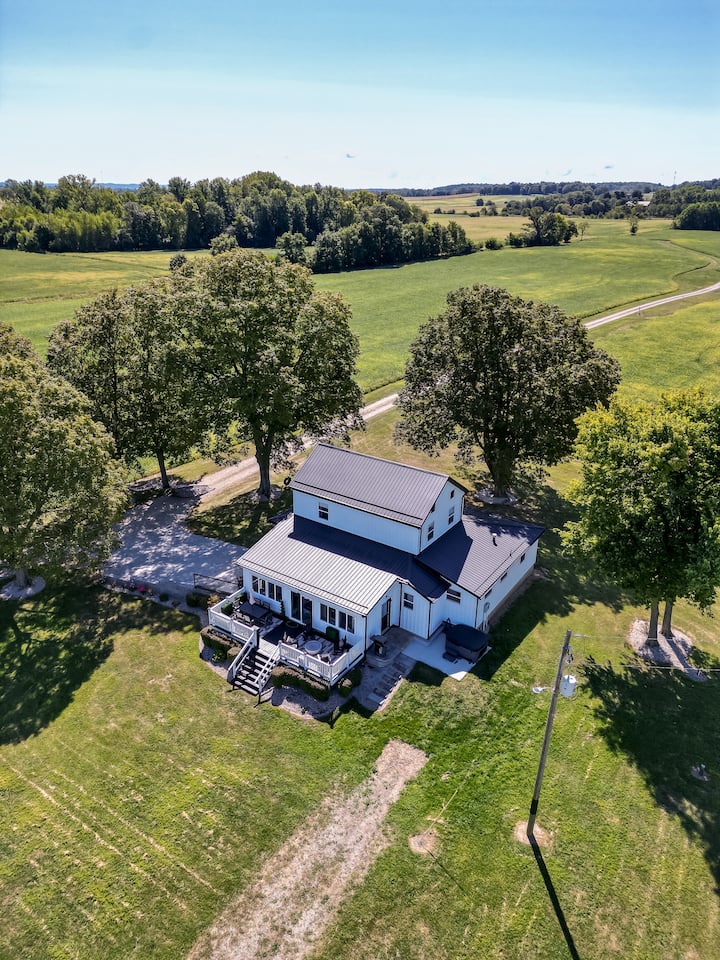 The Bidwell Bungalow - Ashville, OH