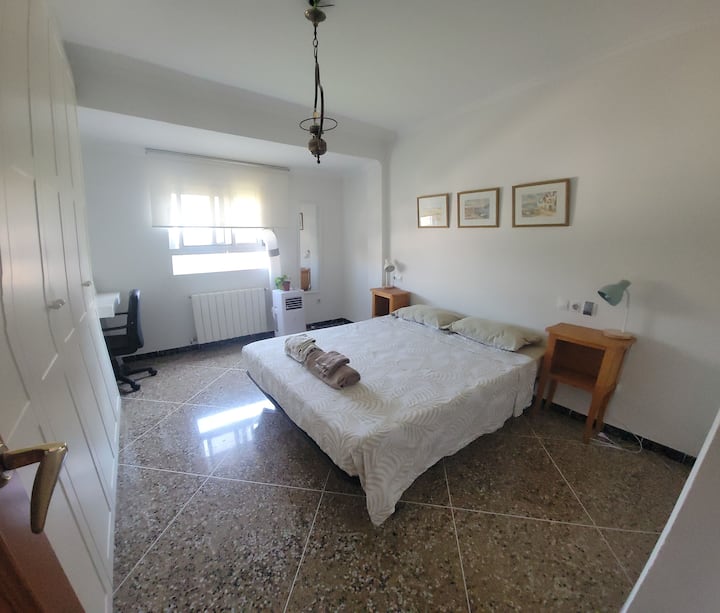 Big Comfy Room Near Rusafa, Private Bathroom - Paterna