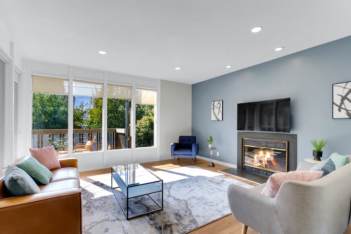 Spacious Ground Floor • Walk To Fred Hutch - Seattle, WA
