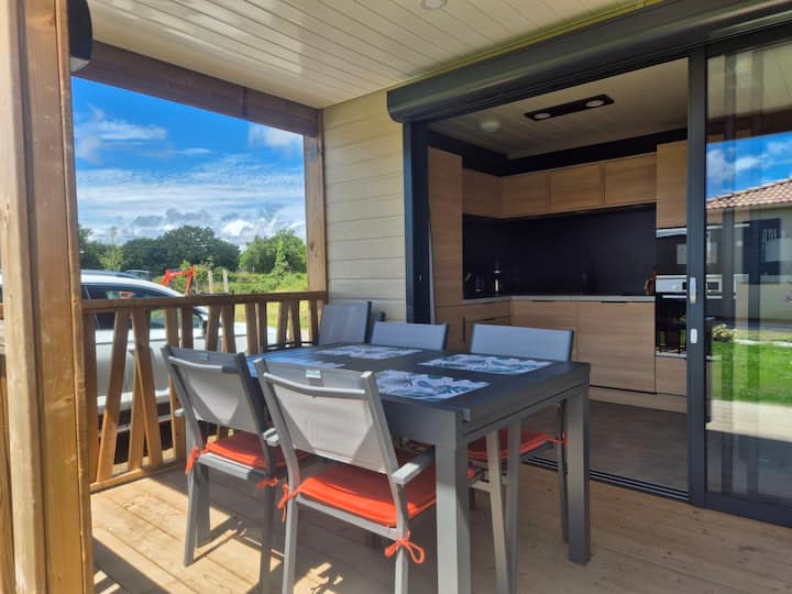 Chalet Dans Domaine Avec Piscine Couverte - Pénestin