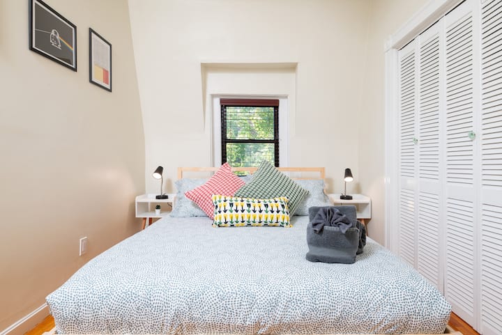 Walk Everywhere! 1 Bed / 1 Bath! Super Location! - Boston, MA