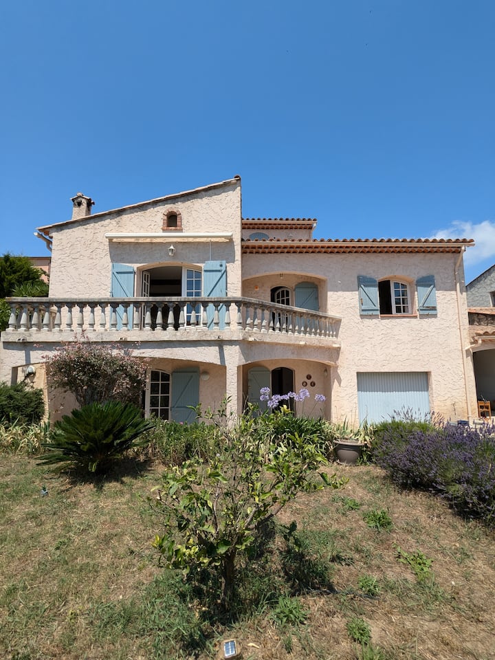 Villa Plage – Appt Au Calm Clim, Jardin & Parking - Antibes