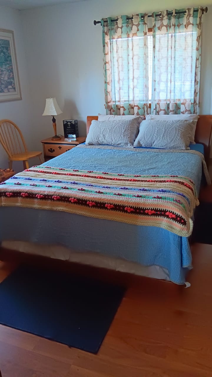Clean Comfy Romantic And Quiet. - Medford, OR