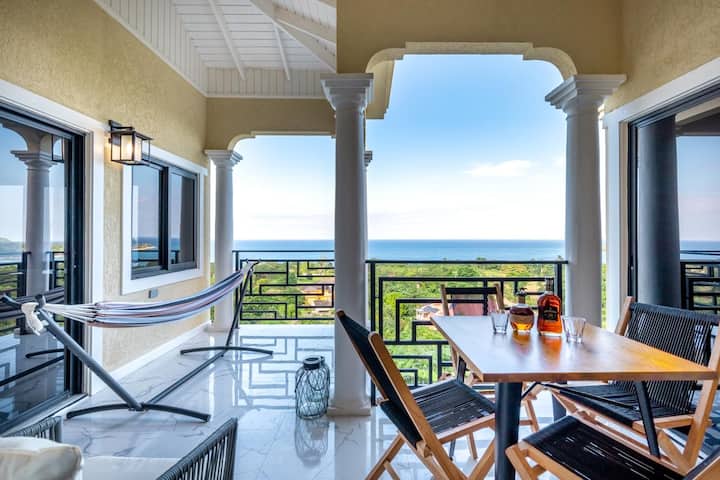 Adina View: Beach/chef/gym/pool/starlink/solar-pwr - Jamaica