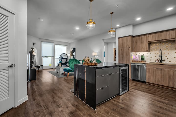 Irvine/spectrum Center/luxury/pool/disneyland - Irvine, CA