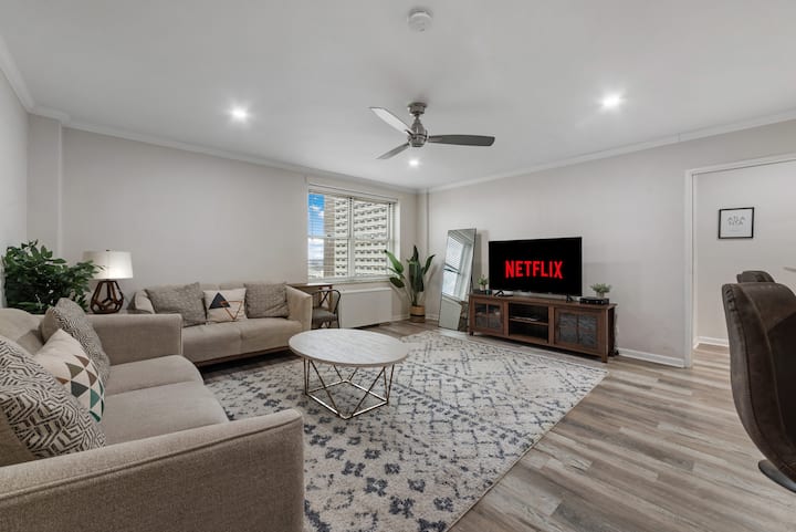 Walk To Everything | Affordable Condo In Downtown - Atlanta, GA