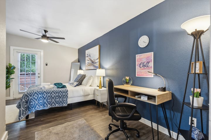Joyful 1bd:at&t Walkable, Charming & Ground-level! - Arlington, TX