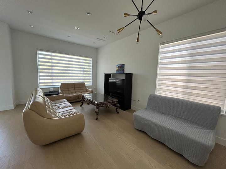 Brand New Three Bedroom House - Vancouver