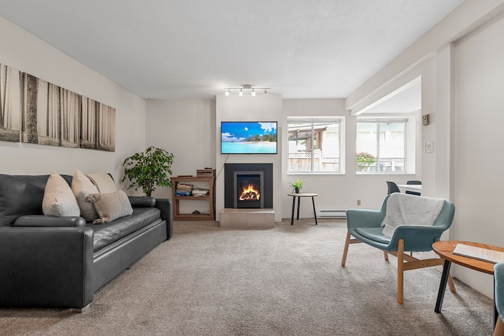 4 Bed Charming & Cozy Lynn Valley Suite - North Vancouver