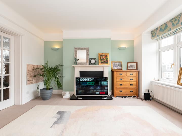 Riverside Serenity Near By Hampton Court Palace - Surbiton