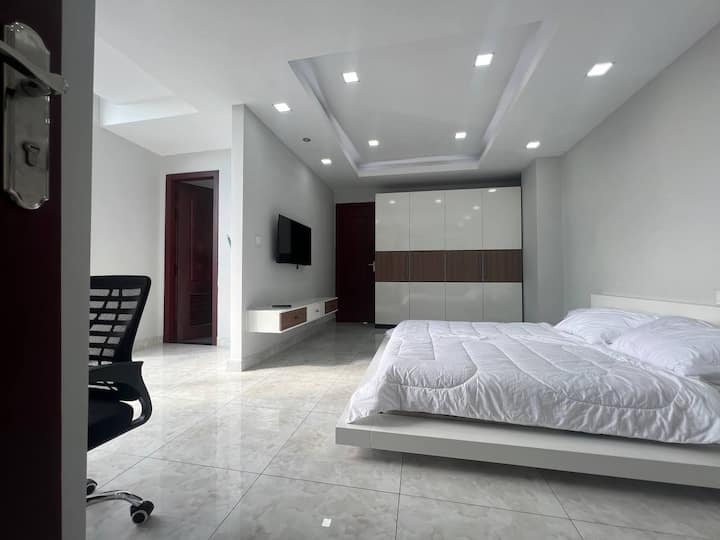 Private Elevator Access To Your Private Floor! - Phnom Penh