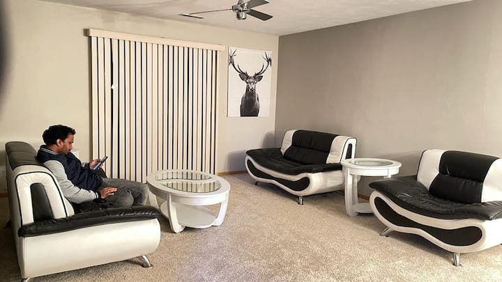 Sweet Home 2 Bed 2 Bath Garage - Rockford, IL