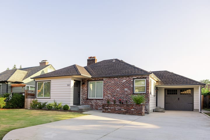 Remodeled 1945 Bungalow - Vancouver, WA