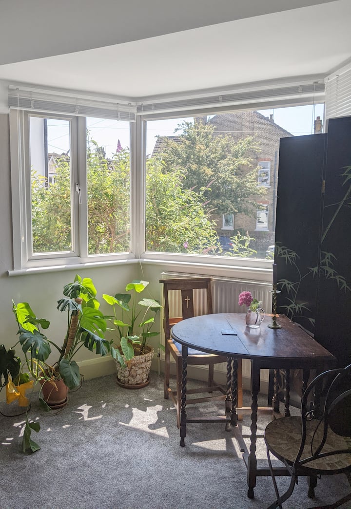 Lovely 1-bedroom Flat Close To The Sea - Southend-on-Sea