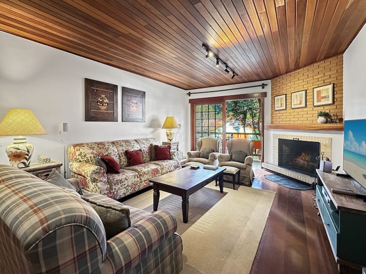 Comfortable |Capivari | 4 Bdrm| Fireplace |Bathtub - Campos do Jordão