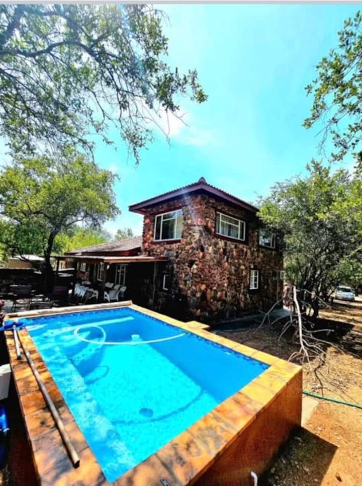 Luxury Guesthouse Co @ Flintstonehouse - Marloth Park
