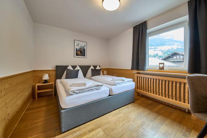 Platzhirsch - Quadruple Room Top 4 - Self Check-in - Zell am See