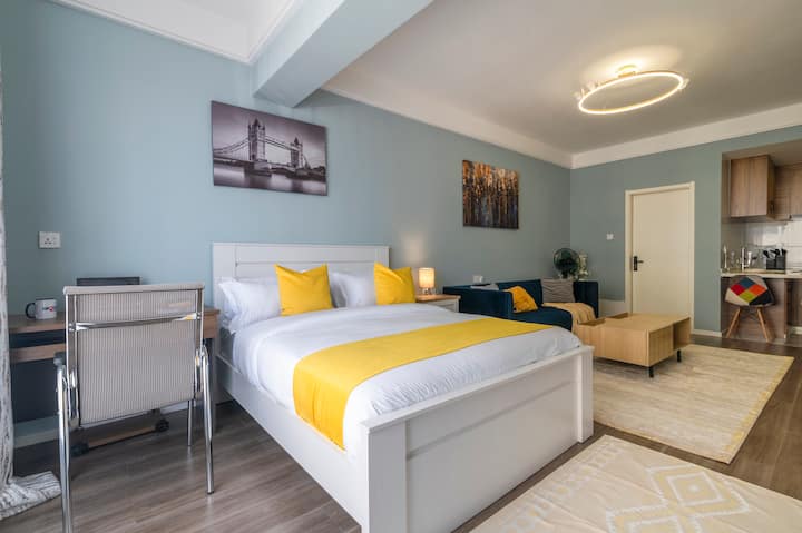 Spacious Alba Garden Apt W/ Gym + City View & Pool - Nairobi