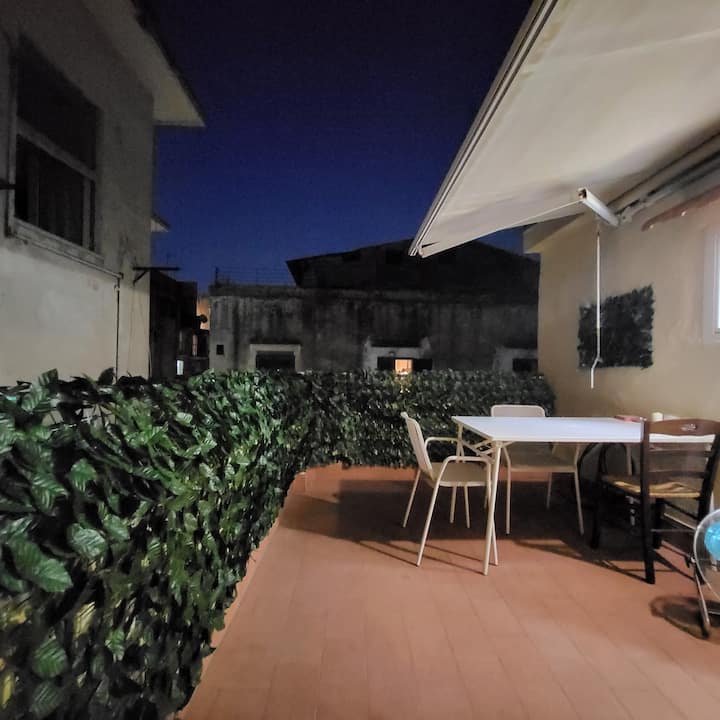 Santa Chiara Attic (4° Floor No Elevator) - Naples