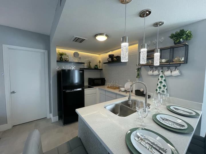 Charming 2-bedroom Apt Close To Parks - Orlando