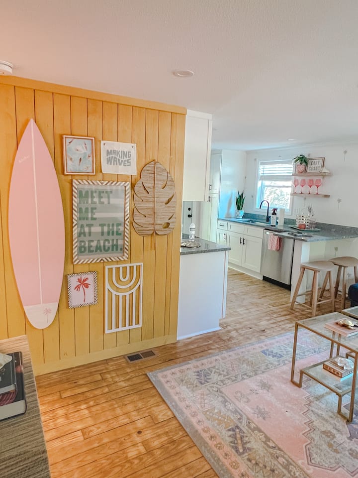 Seaside Charm | Walk To Marshwalk | Pet-friendly - Murrells Inlet, SC