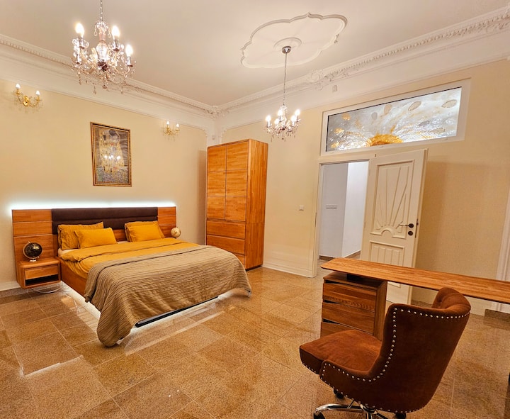 Comfortable Art Nouveau Apartment In City Center - Bratysława