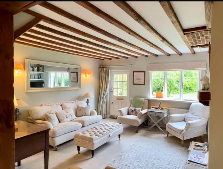 Pretty Cottage On Edge Of Forest. - Dunstable