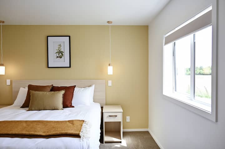 Superior Accommodation Unit - Manakau