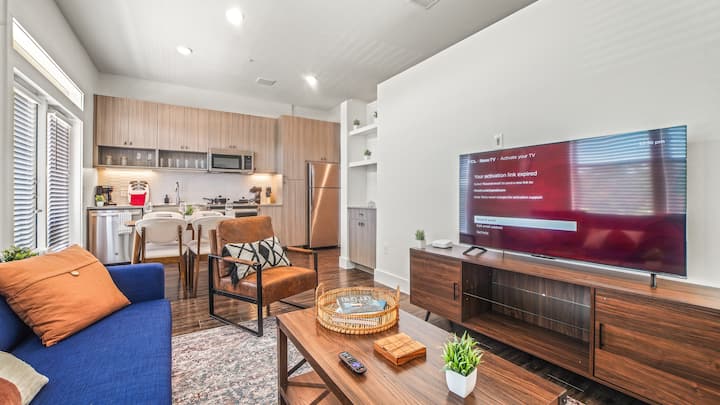 Classy New Unit| Pool|golf Sim|parking | Fast Wifi - Austin