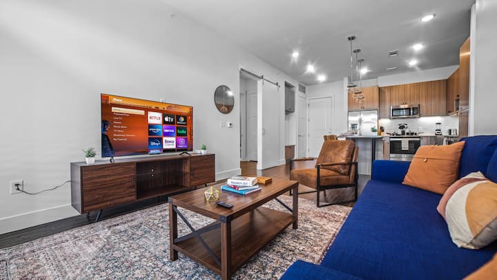Artistic New Condo | Golf Simulator | Pool | Gym - Austin, TX