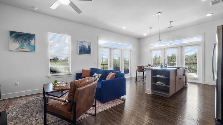 Premium New Space|2br, 2ba | Pool, Golf Simulator - Austin, TX