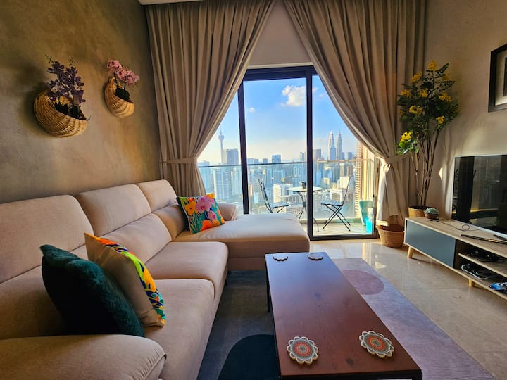 Orchid 2br Suite With Klcc View And Gorgeous Pool - Kuala Lumpur