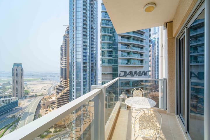 Elegant Escapes - 1b In Marina, Partial Sea View - Dubai Marina