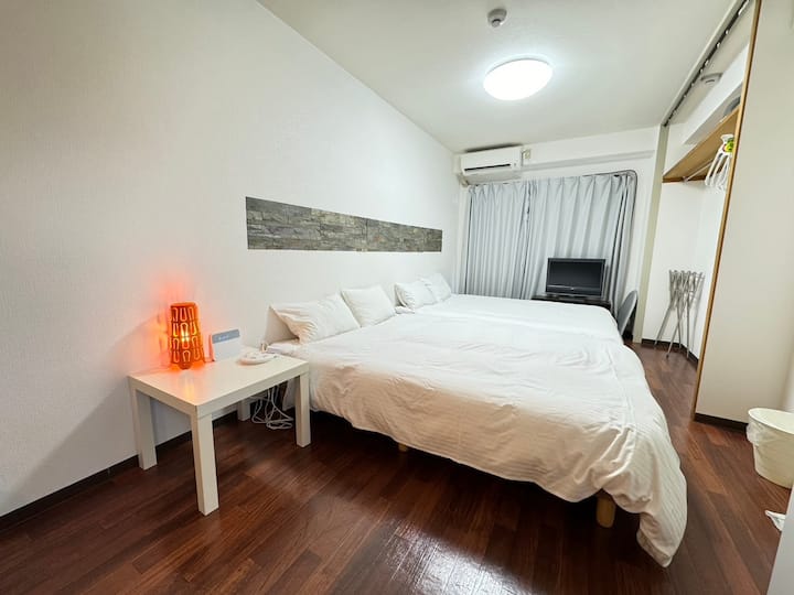 Tr23/great Location/3 Stations/twin Double Beds - Suita