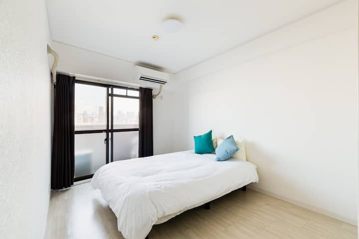 Usj Is About 7 Mins From The Airbnb 2 Br Room Hulu - Osaka, Japan