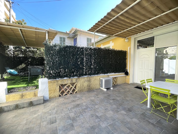 Agréable Appartement Pour 4 - Belle Terrasse - Nice
