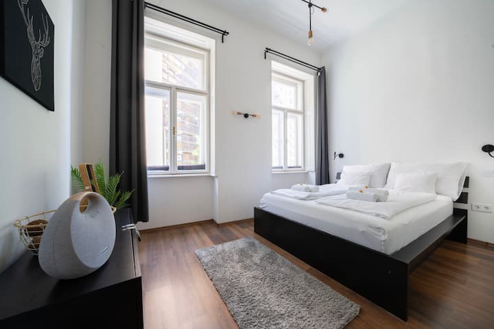 Da Vinci Loft – Corvin Area | 2br + Ac + Metro - Budapest