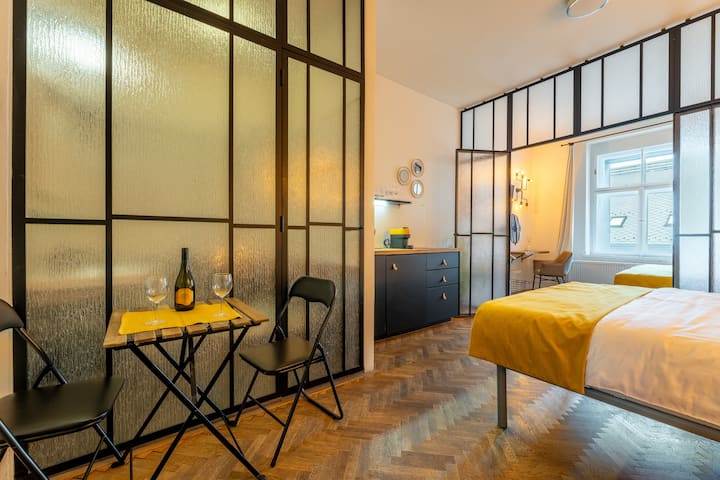 Charming And Modern Apartment In Prague - Prag