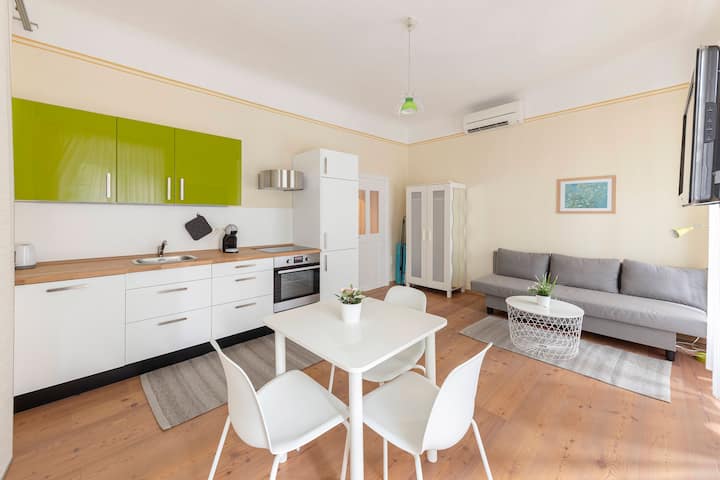 Apartment By The Walnut Tree | In Ljubljana Center - Lublana