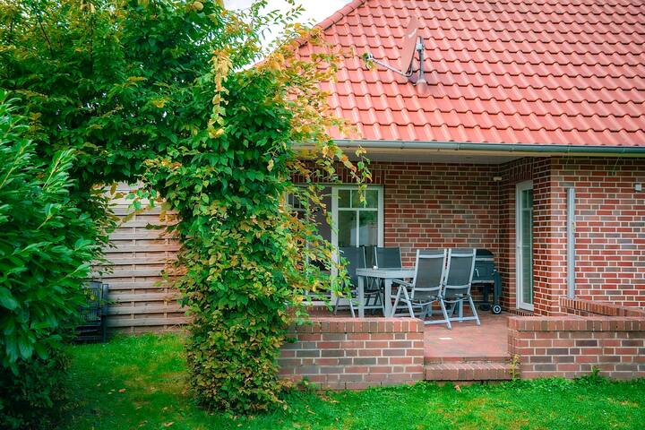 Aurora#1 With Large Garden, Sauna And Fireplace - Friedeburg