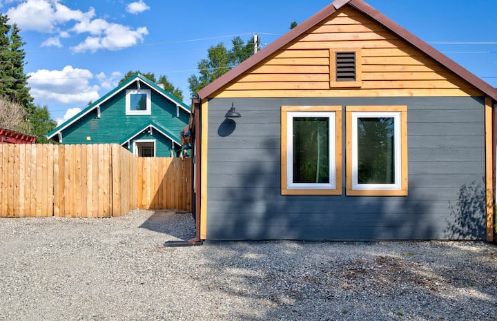 Aurora Alaskan Getaway *Walk To Downtown* - Fairbanks, AK