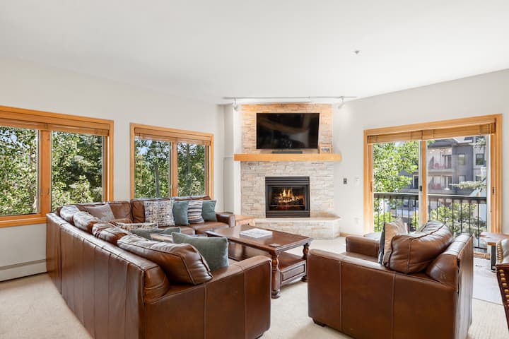 Top Floor, Across From Lift/hiking, Walk To Town. - Summit County, CO