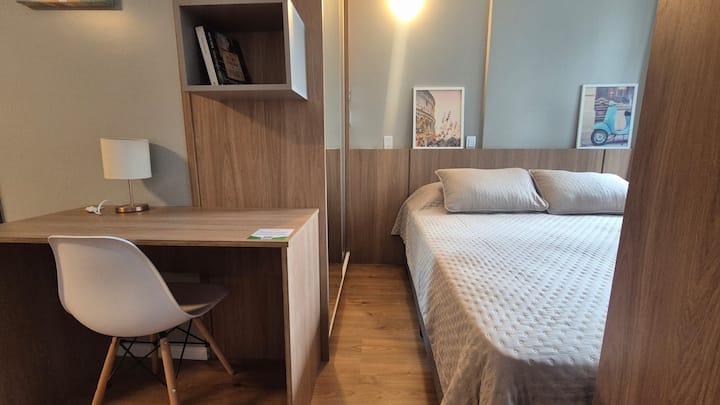 Hbr568 - Studio Alto Padrão No Melhor De Cwb - Curitiba