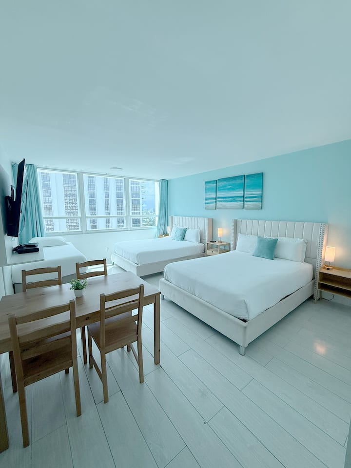 Bay Views -2 Queen Beds+twin -Pool & Parking - Miami Florida, Miami Beach