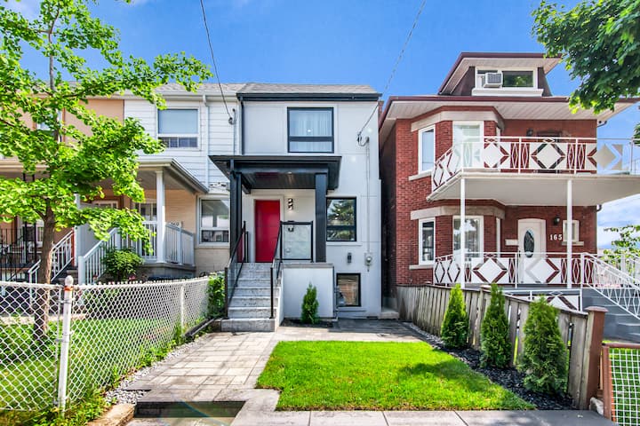Luxurious House | Newly Modernized | Corso Italia! - Toronto