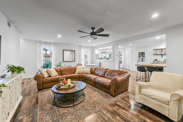 Elegant Home With Pool - フォートワース, TX