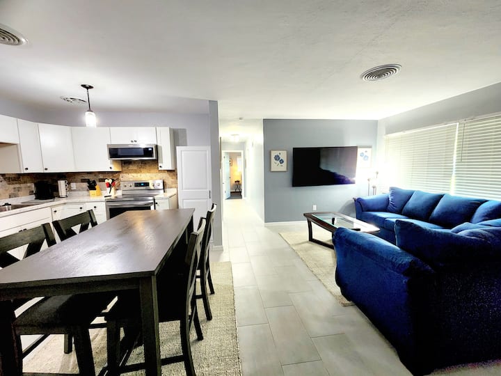 Blue Door House! - Lakeland, FL